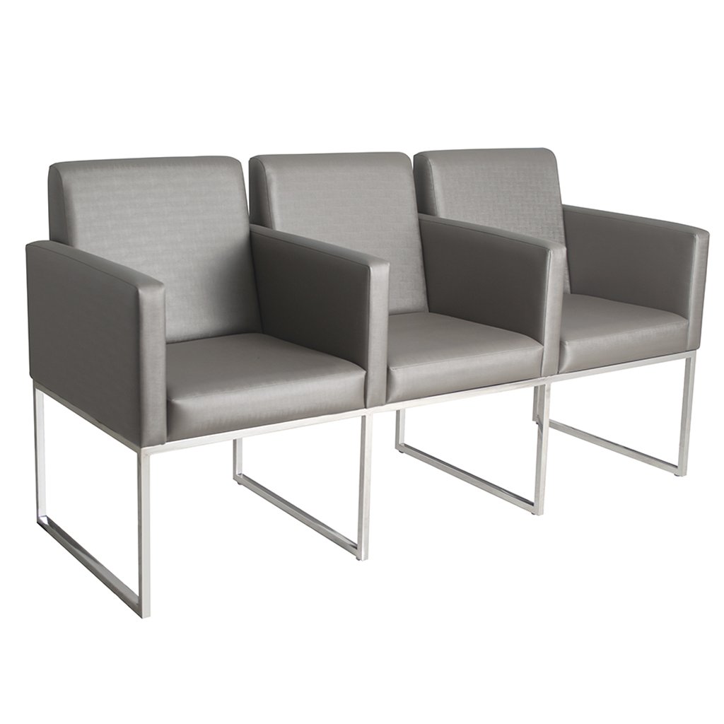 Longarina Space Tripla Aço Inox Polido Com Braço Estofado